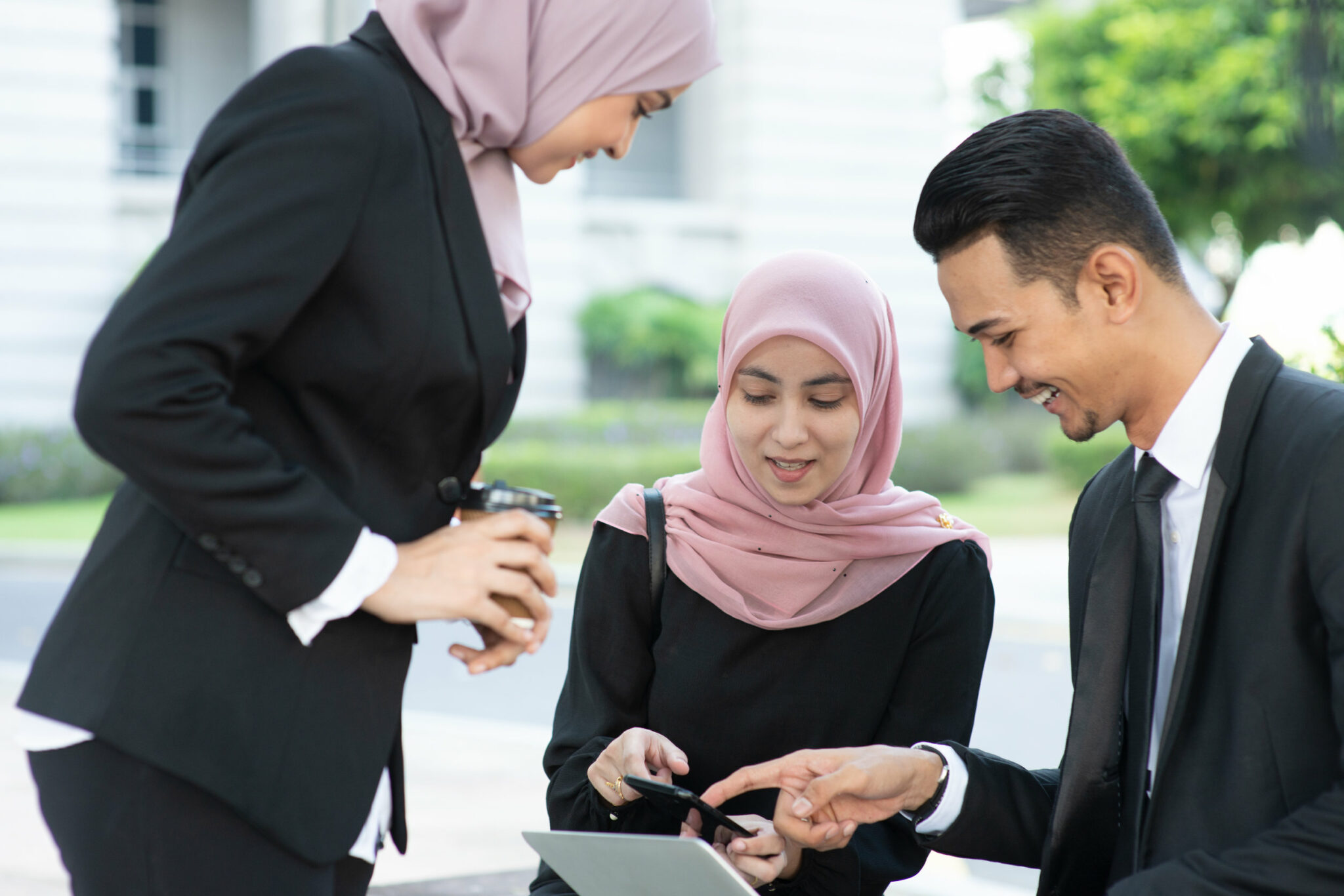 More Malaysian companies raising employees' salaries - HRM Asia