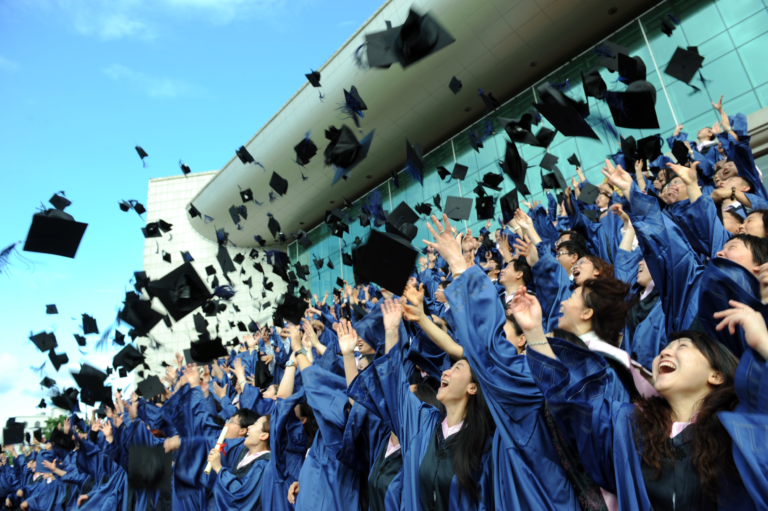 Skills employers seek when hiring graduates - HRM Asia