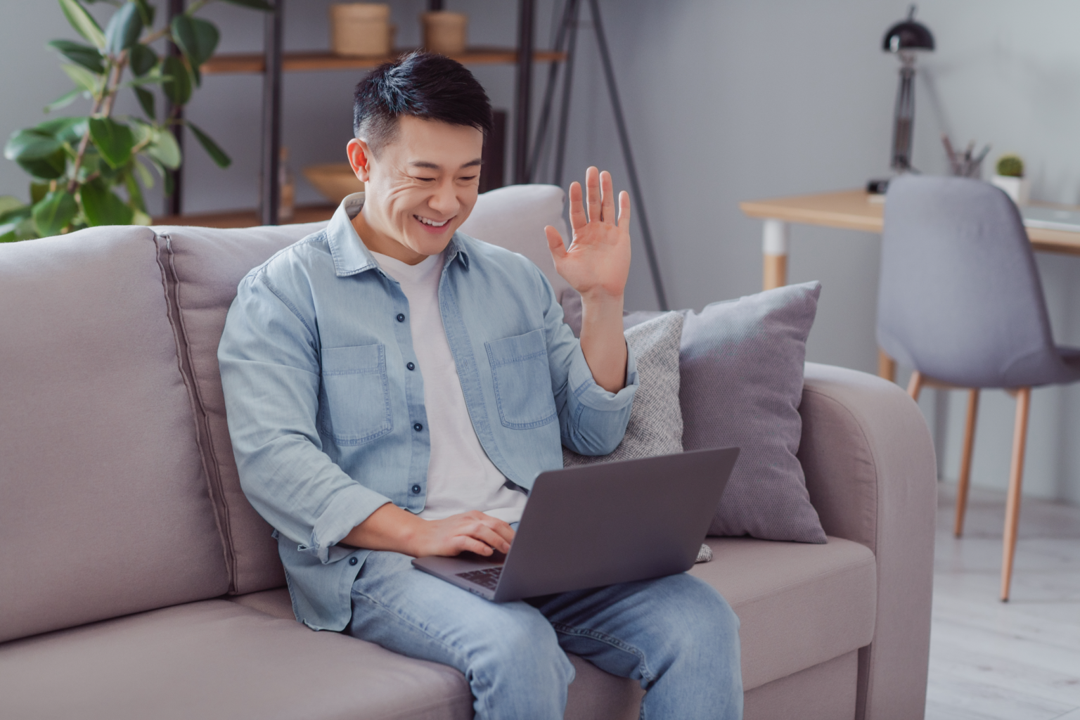 What to avoid during a work-related video call - HRM Asia