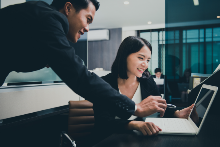 Middle-income employees in Singapore saw fastest salary growth | HRM ...