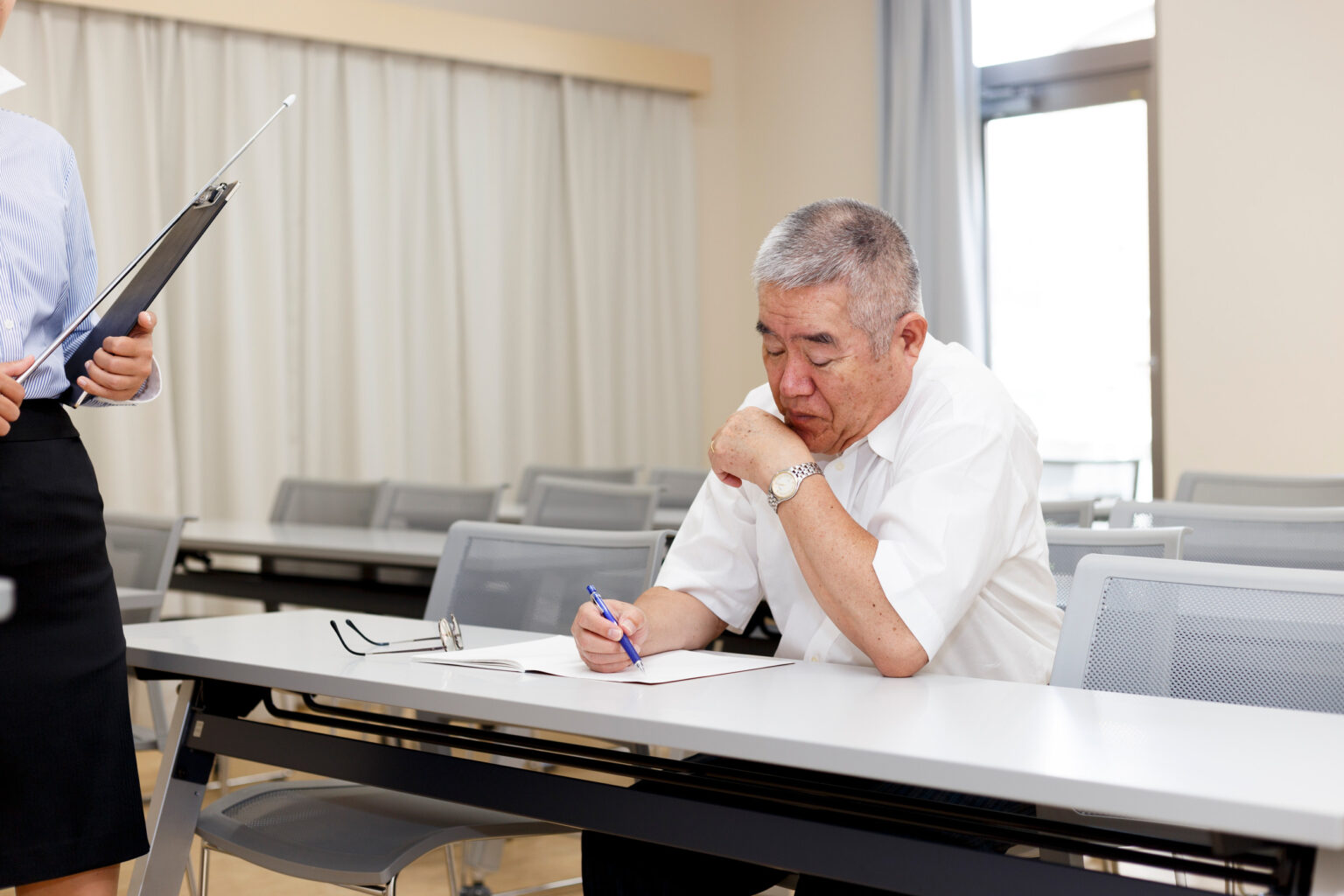 China implements gradual retirement age increase - HRM Asia