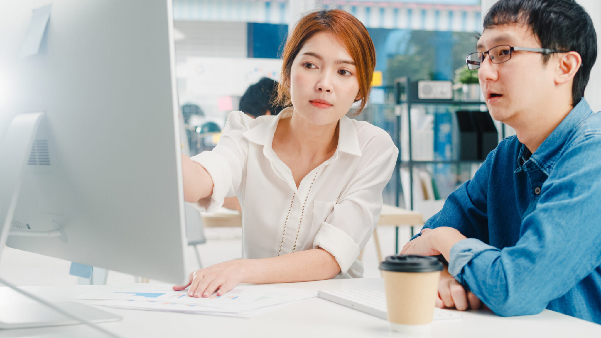 Gender gap in the workplace sponsorship: Who benefits most? - HRM Asia